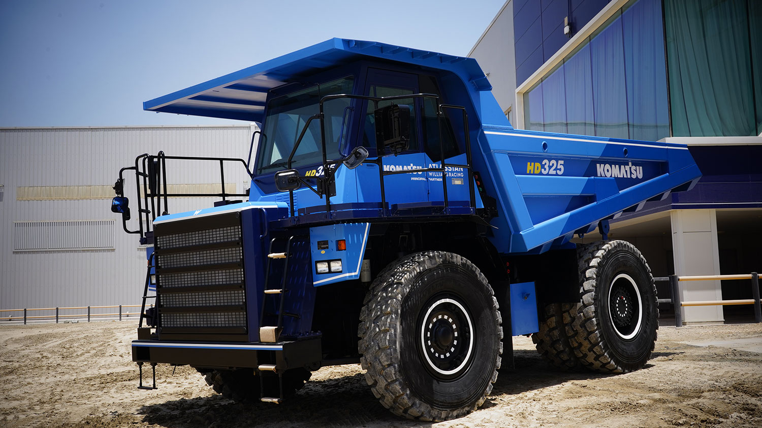 Why the machines went blue | Komatsu x Atlassian Williams Racing